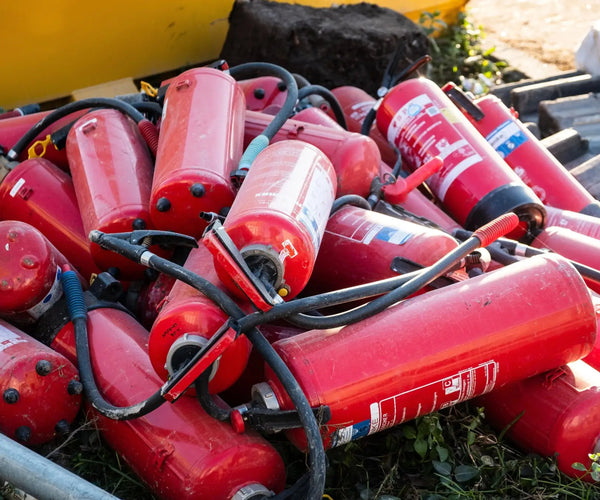 Feuerlöscher Entsorgung 1-6 Liter - Schaum | Versandbereit – Medasi.shop